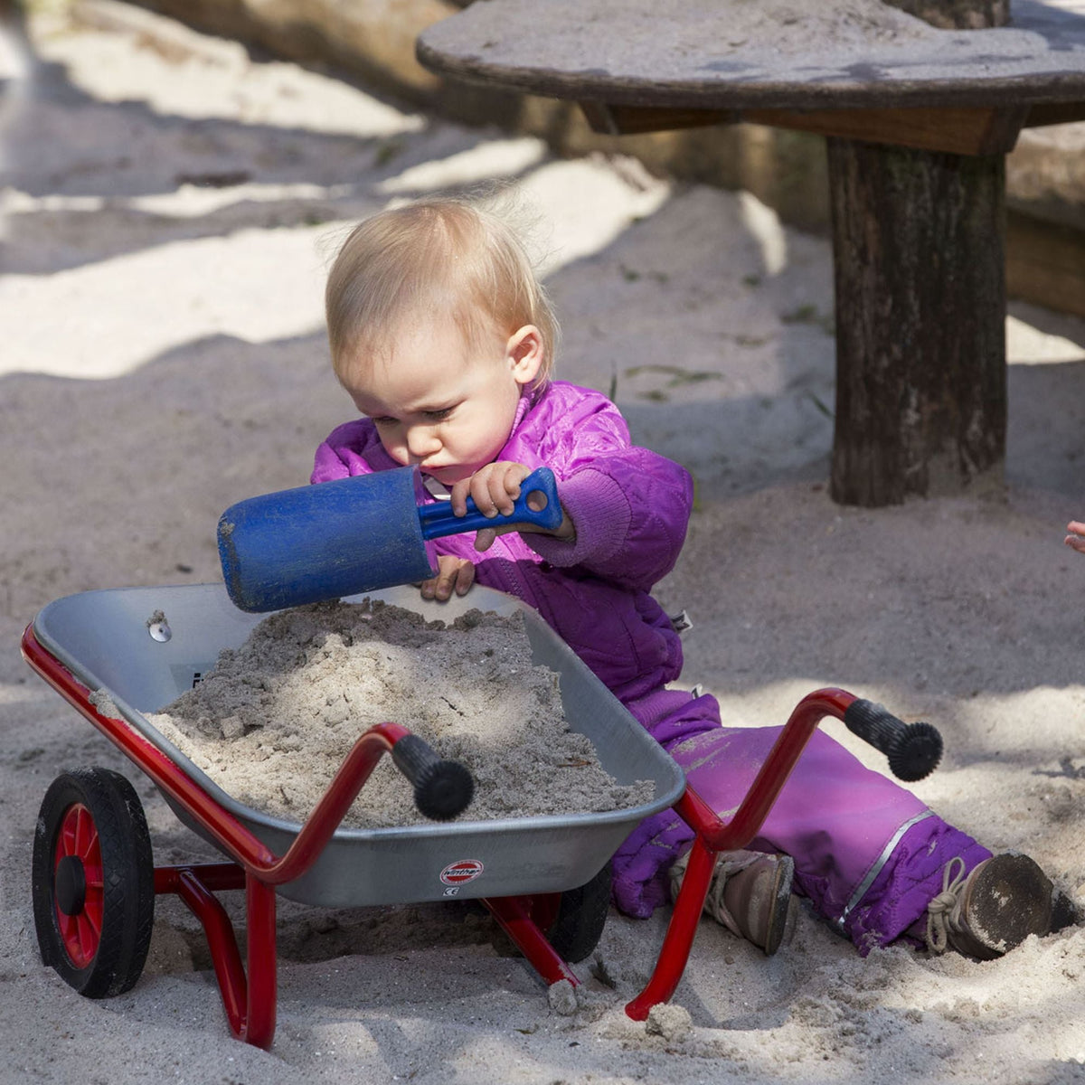 Winther Mini Viking Wheelbarrow – Kids’ Sturdy Toy | Little Gliders