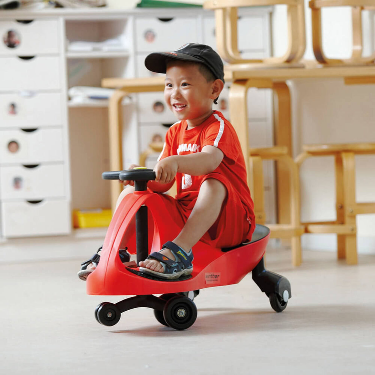 Winther Swing Racer – Fun Kid-Powered Ride-On | Little Gliders